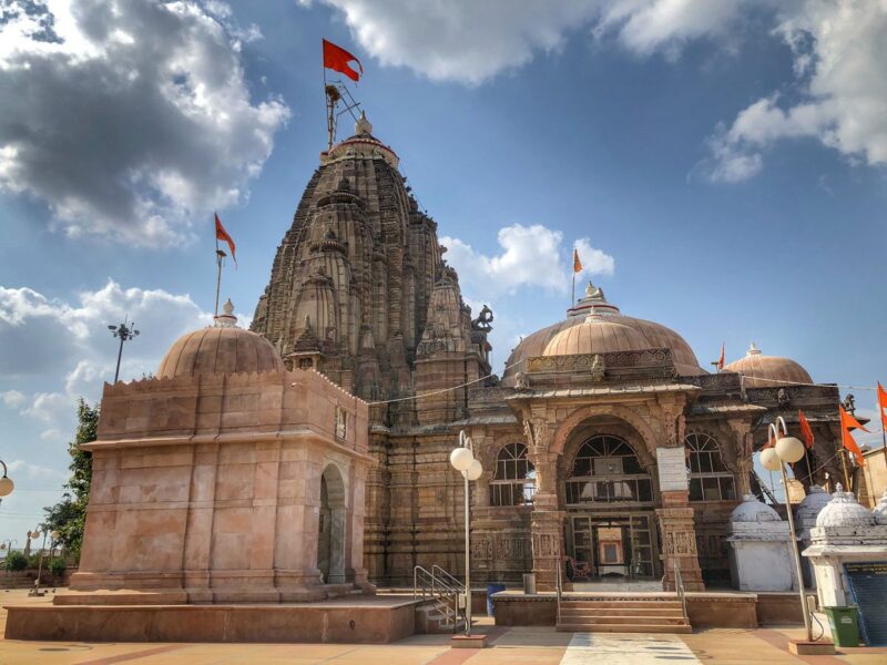 Hatkeshwar Mahadev Temple, Raipur - Pujasthan